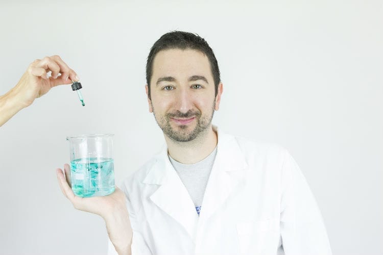 Italian pharmacist provides doctors with cannabis advice